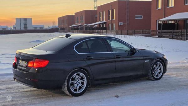 Black BMW 530 2012 in Siauliai, with an engine capacity of 2.99 L and mileage of 225 thousand km for 7500 €, photo 9 on AUTOMOTO.COM.LV