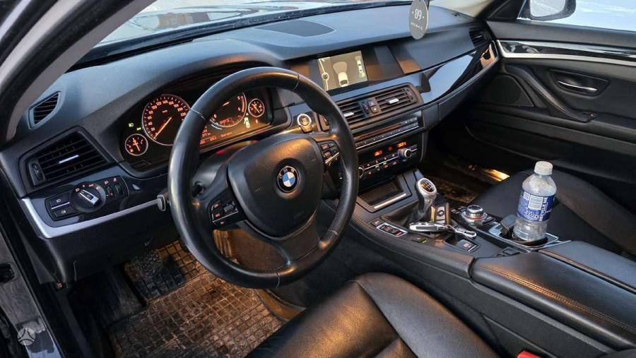 Black BMW 530 2012 in Siauliai, with an engine capacity of 2.99 L and mileage of 225 thousand km for 7500 €, photo 18 on AUTOMOTO.COM.LV