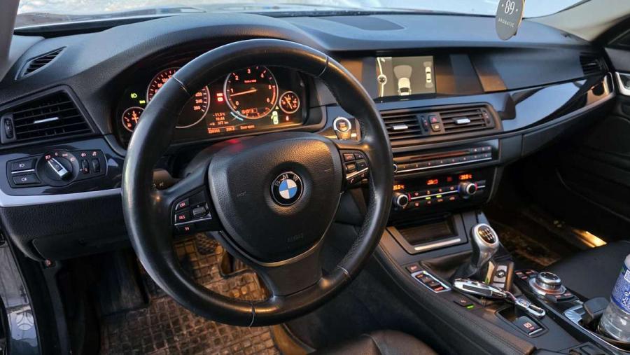 Black BMW 530 2012 in Siauliai, with an engine capacity of 2.99 L and mileage of 225 thousand km for 7500 €, photo 19 on AUTOMOTO.COM.LV
