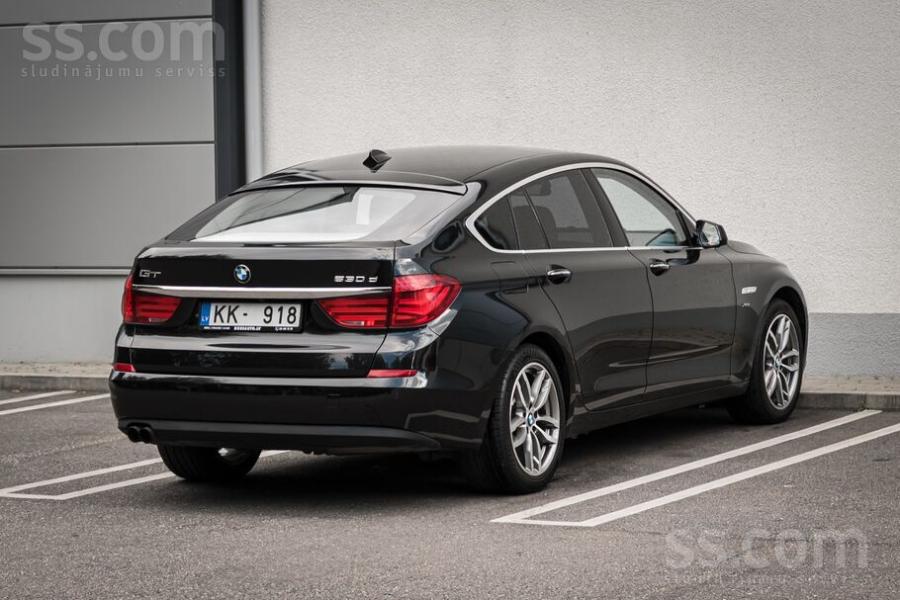 Black BMW 530 2012 in Riga, with an engine capacity of 3.00 L and mileage of 0 thousand km for 9650 €, photo 5 on AUTOMOTO.COM.LV