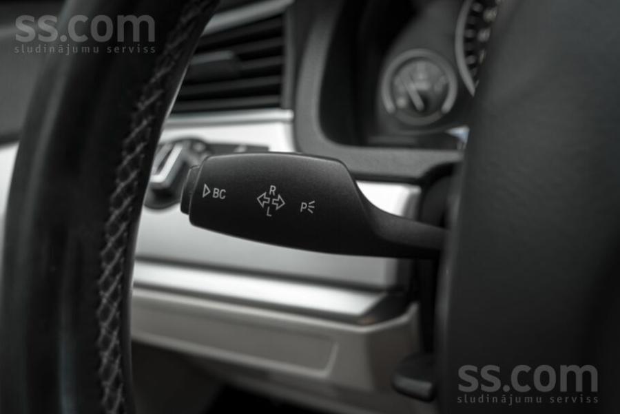 Black BMW 530 2012 in Riga, with an engine capacity of 3.00 L and mileage of 0 thousand km for 9650 €, photo 17 on AUTOMOTO.COM.LV
