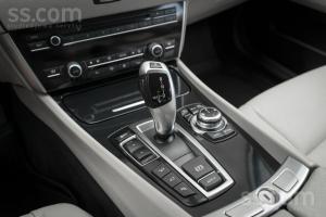 Black BMW 530 2012 in Riga, with an engine capacity of 3.00 L and mileage of 0 thousand km for 9650 €, photo 21 on AUTOMOTO.COM.LV