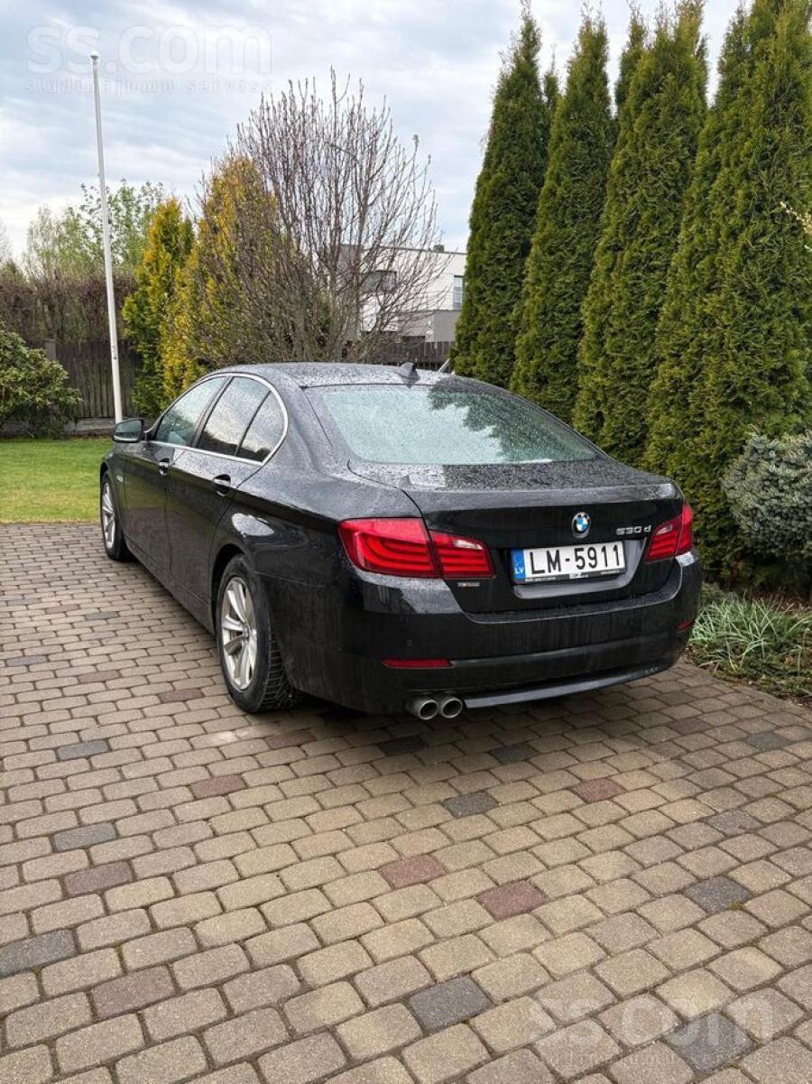Melns BMW 530 2012 Rīga, ar dzinēja tilpumu 3.00 L un nobraukumu 294 tūkst. km par 9200 €, foto 4 vietnē AUTOMOTO.COM.LV