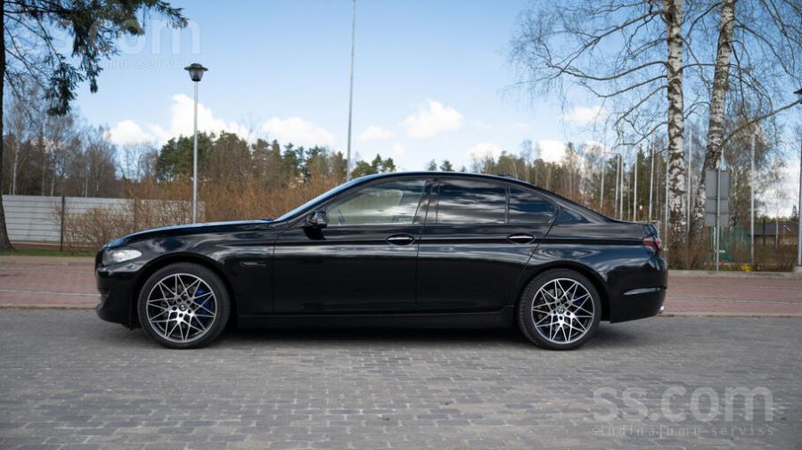Melns BMW 530 2012 Rīga, ar dzinēja tilpumu 3.00 L un nobraukumu 240 tūkst. km par 9600 €, foto 3 vietnē AUTOMOTO.COM.LV