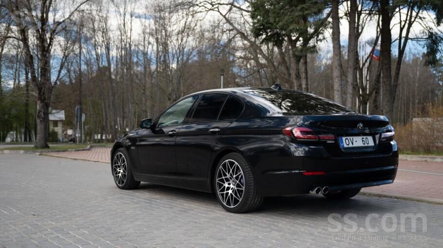 Melns BMW 530 2012 Rīga, ar dzinēja tilpumu 3.00 L un nobraukumu 240 tūkst. km par 9600 €, foto 4 vietnē AUTOMOTO.COM.LV