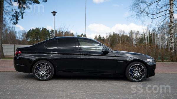 Melns BMW 530 2012 Rīga, ar dzinēja tilpumu 3.00 L un nobraukumu 240 tūkst. km par 9600 €, foto 6 vietnē AUTOMOTO.COM.LV