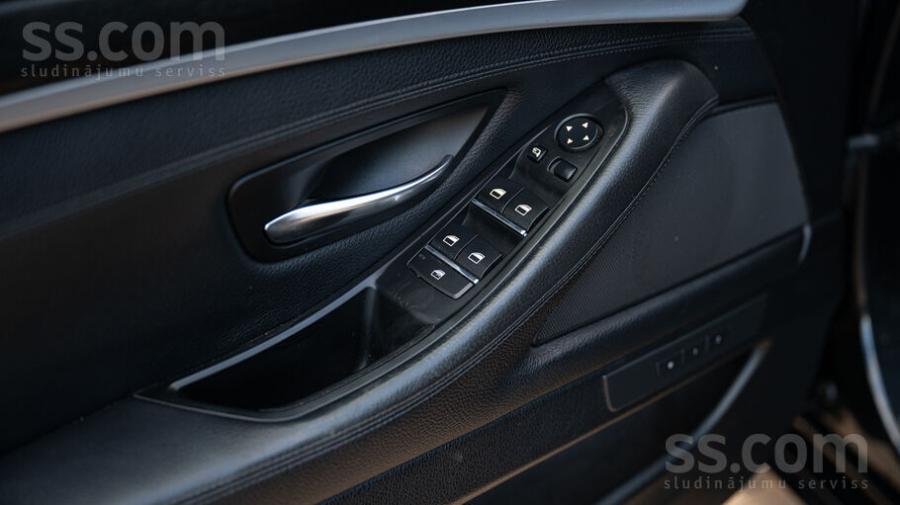 Melns BMW 530 2012 Rīga, ar dzinēja tilpumu 3.00 L un nobraukumu 240 tūkst. km par 9600 €, foto 12 vietnē AUTOMOTO.COM.LV
