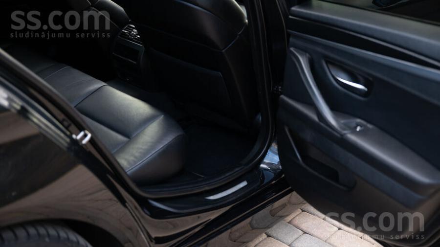 Melns BMW 530 2012 Rīga, ar dzinēja tilpumu 3.00 L un nobraukumu 240 tūkst. km par 9600 €, foto 14 vietnē AUTOMOTO.COM.LV