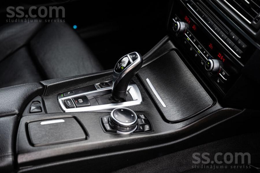 Melns BMW 530 2012 Rīga, ar dzinēja tilpumu 3.00 L un nobraukumu 240 tūkst. km par 9600 €, foto 22 vietnē AUTOMOTO.COM.LV