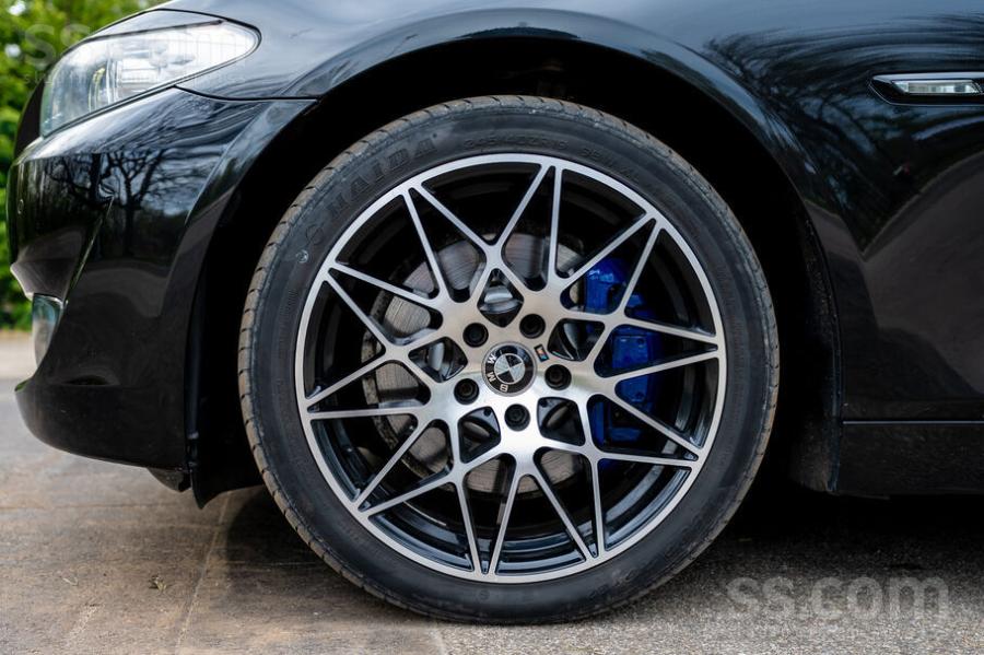 Melns BMW 530 2012 Rīga, ar dzinēja tilpumu 3.00 L un nobraukumu 240 tūkst. km par 9600 €, foto 25 vietnē AUTOMOTO.COM.LV