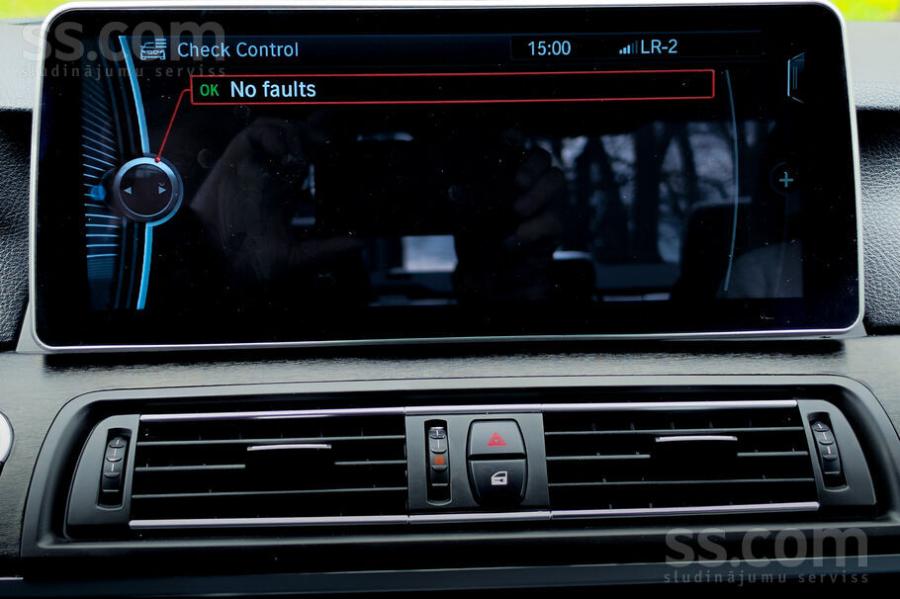 Melns BMW 530 2012 Rīga, ar dzinēja tilpumu 3.00 L un nobraukumu 240 tūkst. km par 9600 €, foto 30 vietnē AUTOMOTO.COM.LV
