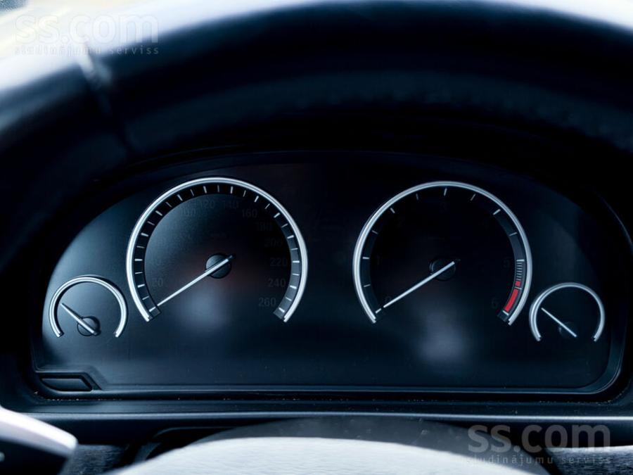 Melns BMW 530 2012 Rīga, ar dzinēja tilpumu 3.00 L un nobraukumu 240 tūkst. km par 9600 €, foto 33 vietnē AUTOMOTO.COM.LV