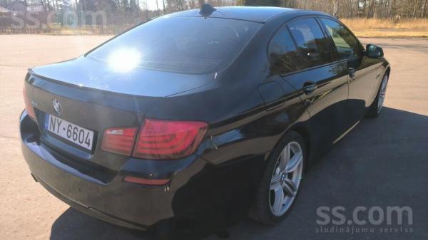 Melns BMW 530 2012 Jūrmala, ar dzinēja tilpumu 3.00 L un nobraukumu 321 tūkst. km par 11200 €, foto 3 vietnē AUTOMOTO.COM.LV