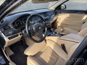 Black BMW 530 2012 in Riga, with an engine capacity of 3.00 L and mileage of 283 thousand km for 9990 €, photo 6 on AUTOMOTO.COM.LV