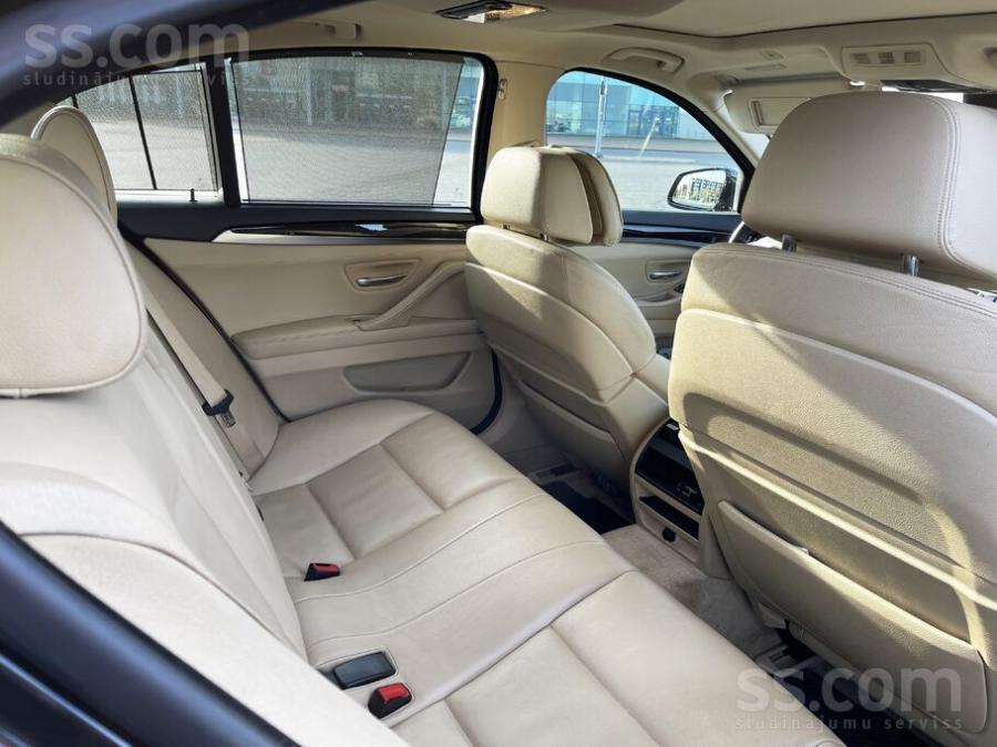 Black BMW 530 2012 in Riga, with an engine capacity of 3.00 L and mileage of 283 thousand km for 9990 €, photo 8 on AUTOMOTO.COM.LV