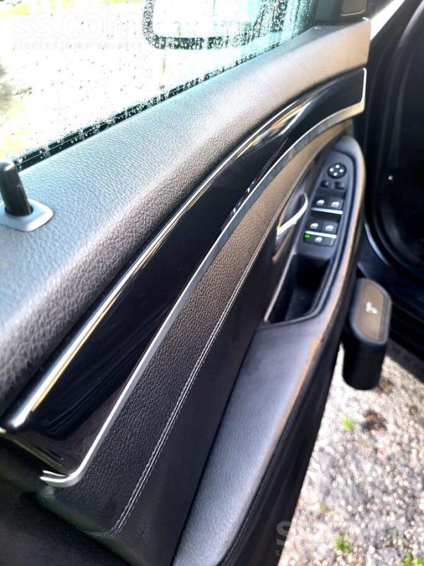 Black BMW 530 2012 in Riga, with an engine capacity of 3.00 L and mileage of 243 thousand km for 11500 €, photo 7 on AUTOMOTO.COM.LV