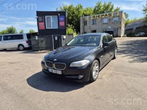 Melns BMW 530 2012 Rīga, ar dzinēja tilpumu 3.00 L un nobraukumu 294 tūkst. km par 9490 €, foto  vietnē AUTOMOTO.COM.LV