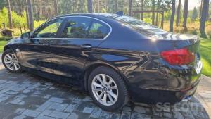 Black BMW 530 2012 in Riga, with an engine capacity of 3.00 L and mileage of 290 thousand km for 12300 €, photo 10 on AUTOMOTO.COM.LV