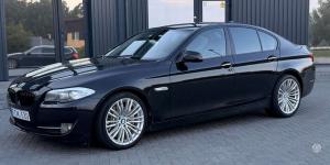 Melns BMW 530 2012 Viļņa, ar dzinēja tilpumu 2.99 L un nobraukumu 243 tūkst. km par 7800 €, foto  vietnē AUTOMOTO.COM.LV