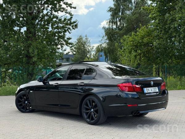 Black BMW 530 2012 in Riga, with an engine capacity of 3.00 L and mileage of 0 thousand km for 11500 €, photo 2 on AUTOMOTO.COM.LV
