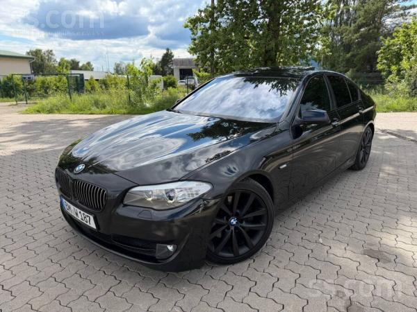 Black BMW 530 2012 in Riga, with an engine capacity of 3.00 L and mileage of 0 thousand km for 11500 €, photo 3 on AUTOMOTO.COM.LV