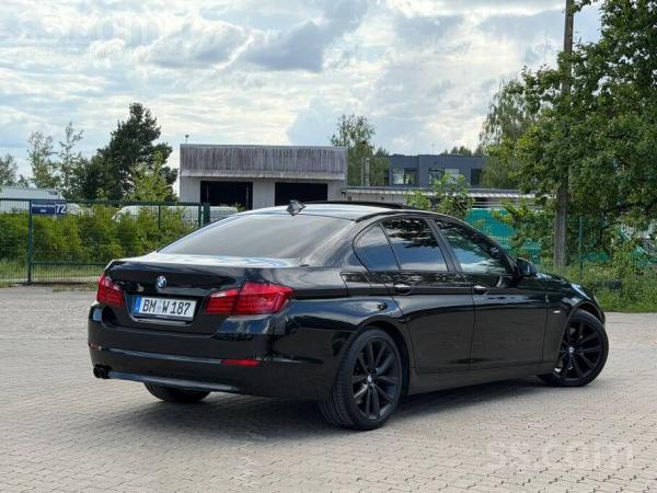Melns BMW 530 2012 Rīga, ar dzinēja tilpumu 3.00 L un nobraukumu 0 tūkst. km par 11500 €, foto 4 vietnē AUTOMOTO.COM.LV