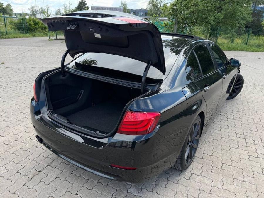 Black BMW 530 2012 in Riga, with an engine capacity of 3.00 L and mileage of 0 thousand km for 11500 €, photo 13 on AUTOMOTO.COM.LV