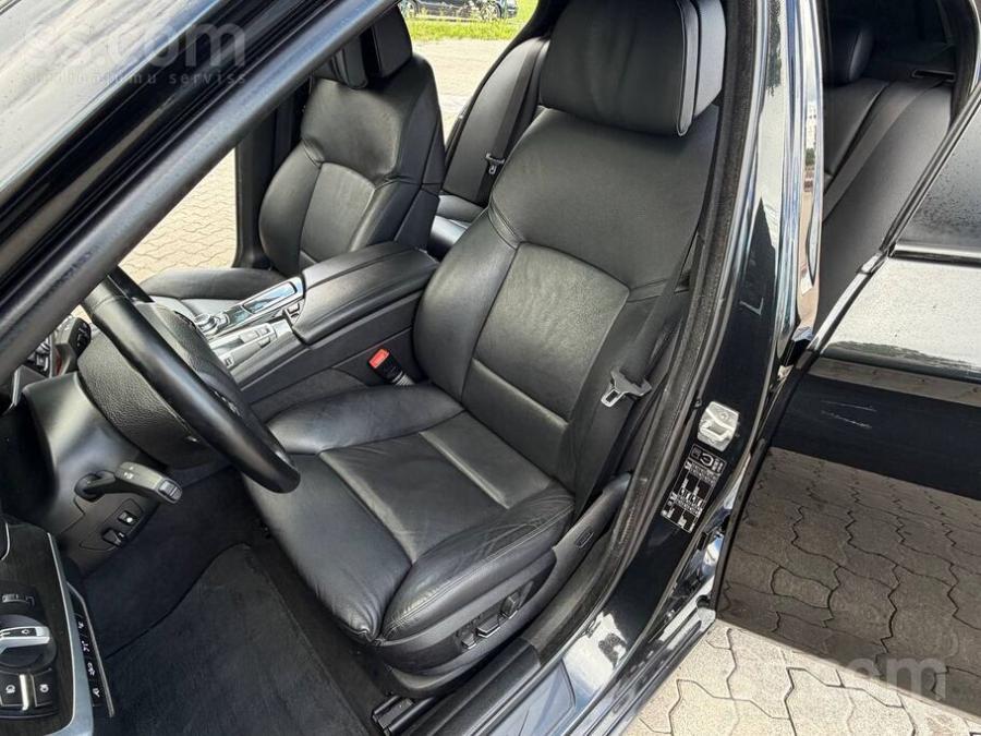 Black BMW 530 2012 in Riga, with an engine capacity of 3.00 L and mileage of 0 thousand km for 11500 €, photo 14 on AUTOMOTO.COM.LV