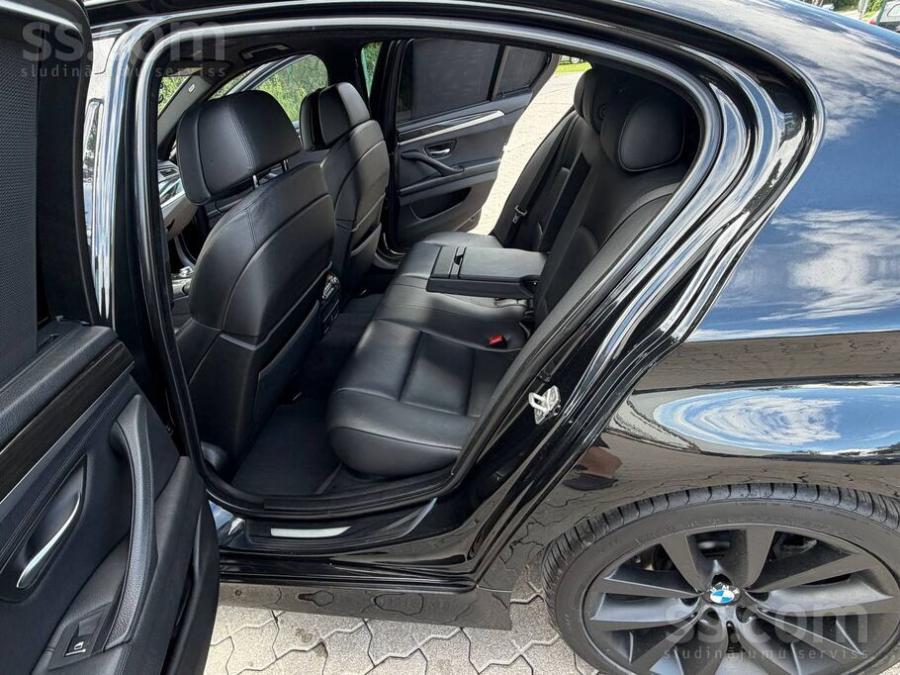 Black BMW 530 2012 in Riga, with an engine capacity of 3.00 L and mileage of 0 thousand km for 11500 €, photo 20 on AUTOMOTO.COM.LV