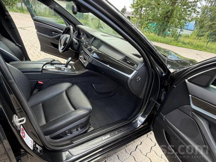 Black BMW 530 2012 in Riga, with an engine capacity of 3.00 L and mileage of 0 thousand km for 11500 €, photo 23 on AUTOMOTO.COM.LV