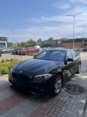 Melns BMW 530 2012 Elektrėnai, ar dzinēja tilpumu 2.99 L un nobraukumu 210 tūkst. km par 9500 €, foto 3 vietnē AUTOMOTO.COM.LV