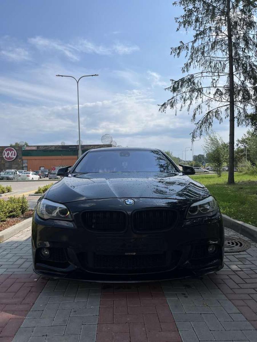 Melns BMW 530 2012 Elektrėnai, ar dzinēja tilpumu 2.99 L un nobraukumu 210 tūkst. km par 9500 €, foto 5 vietnē AUTOMOTO.COM.LV