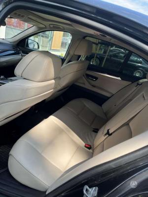 Melns BMW 530 2012 Elektrėnai, ar dzinēja tilpumu 2.99 L un nobraukumu 210 tūkst. km par 9500 €, foto 11 vietnē AUTOMOTO.COM.LV