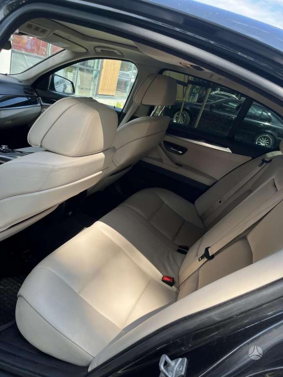 Melns BMW 530 2012 Elektrėnai, ar dzinēja tilpumu 2.99 L un nobraukumu 210 tūkst. km par 9500 €, foto 11 vietnē AUTOMOTO.COM.LV