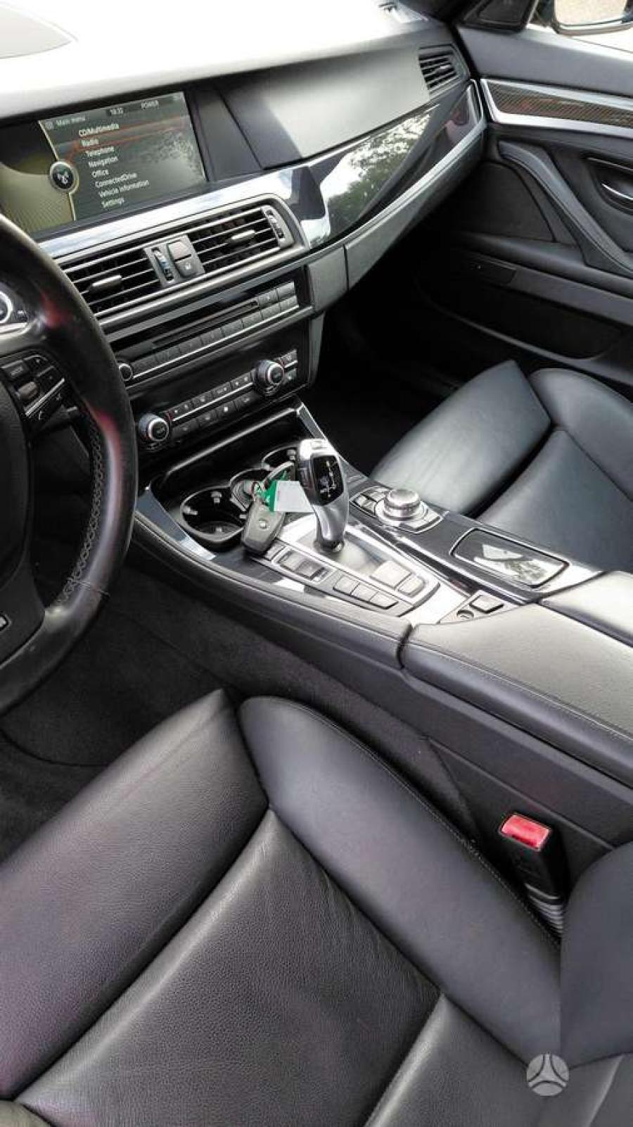 Melns BMW 530 2012 Viļņa, ar dzinēja tilpumu 2.99 L un nobraukumu 277 tūkst. km par 12500 €, foto 23 vietnē AUTOMOTO.COM.LV