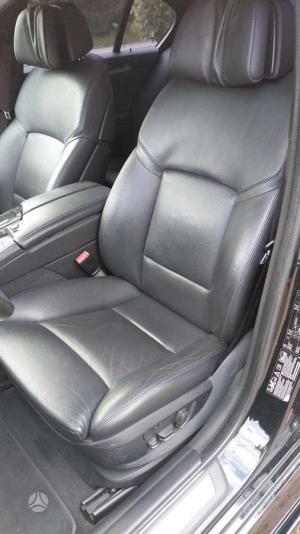 Melns BMW 530 2012 Viļņa, ar dzinēja tilpumu 2.99 L un nobraukumu 277 tūkst. km par 12500 €, foto 25 vietnē AUTOMOTO.COM.LV