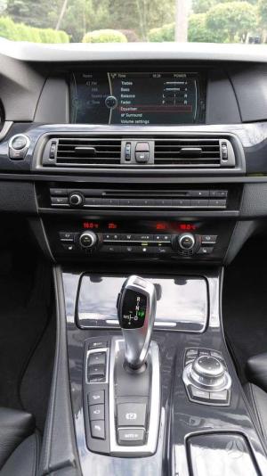 Melns BMW 530 2012 Viļņa, ar dzinēja tilpumu 2.99 L un nobraukumu 277 tūkst. km par 12500 €, foto 26 vietnē AUTOMOTO.COM.LV