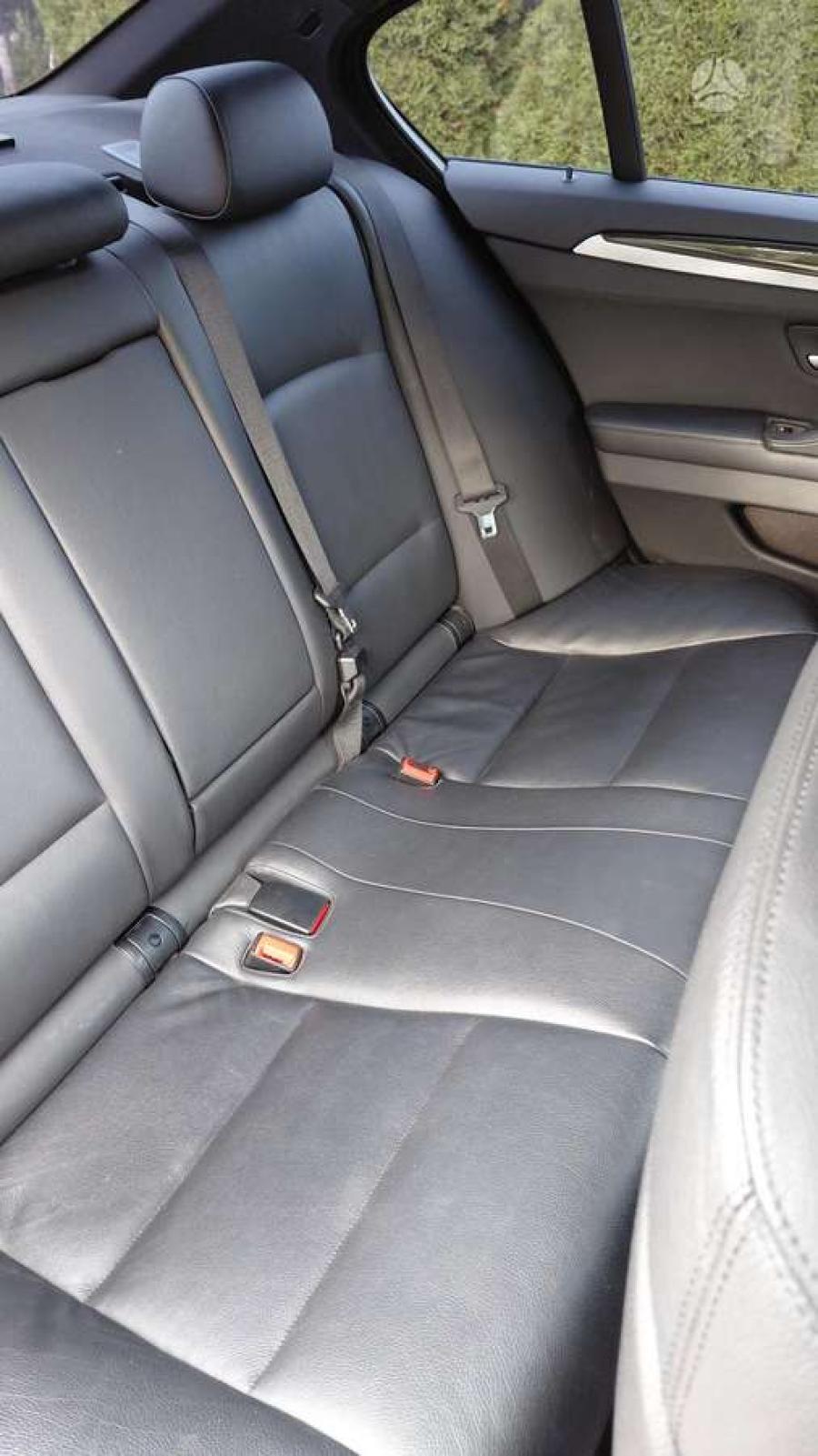 Melns BMW 530 2012 Viļņa, ar dzinēja tilpumu 2.99 L un nobraukumu 277 tūkst. km par 12500 €, foto 28 vietnē AUTOMOTO.COM.LV