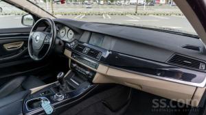 Black BMW 530 2012 in Riga, with an engine capacity of 3.00 L and mileage of 294 thousand km for 8590 €, photo 11 on AUTOMOTO.COM.LV
