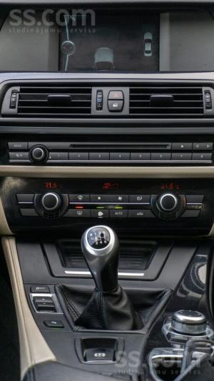 Black BMW 530 2012 in Riga, with an engine capacity of 3.00 L and mileage of 294 thousand km for 8590 €, photo 13 on AUTOMOTO.COM.LV