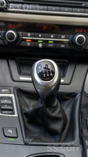 Black BMW 530 2012 in Riga, with an engine capacity of 3.00 L and mileage of 294 thousand km for 8590 €, photo 16 on AUTOMOTO.COM.LV