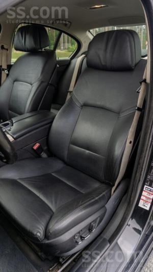 Black BMW 530 2012 in Riga, with an engine capacity of 3.00 L and mileage of 294 thousand km for 8590 €, photo 21 on AUTOMOTO.COM.LV