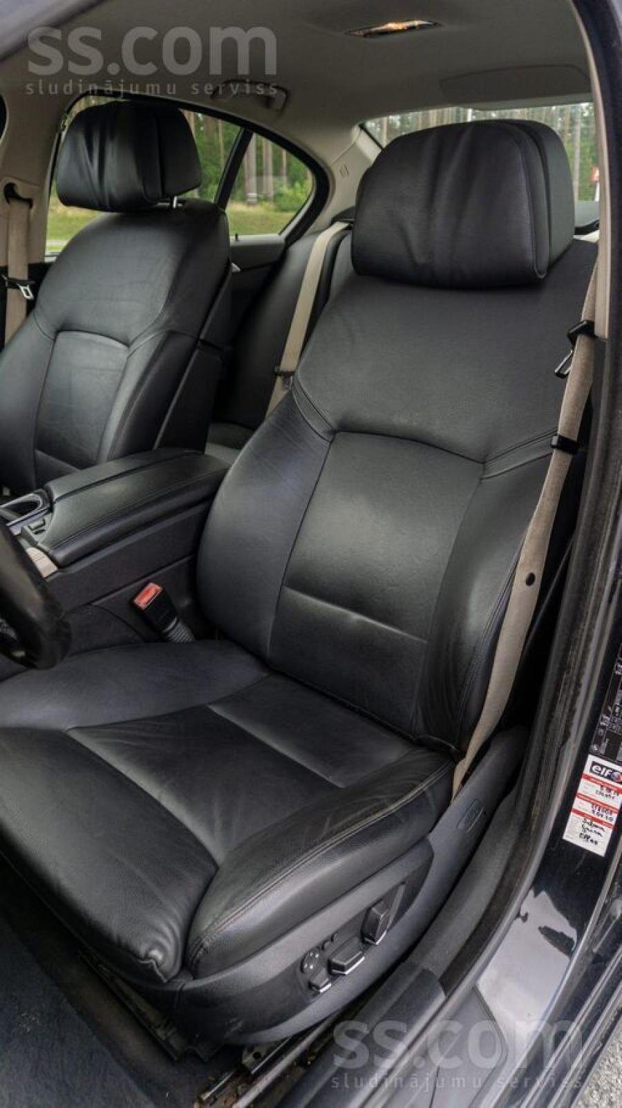 Black BMW 530 2012 in Riga, with an engine capacity of 3.00 L and mileage of 294 thousand km for 8590 €, photo 21 on AUTOMOTO.COM.LV