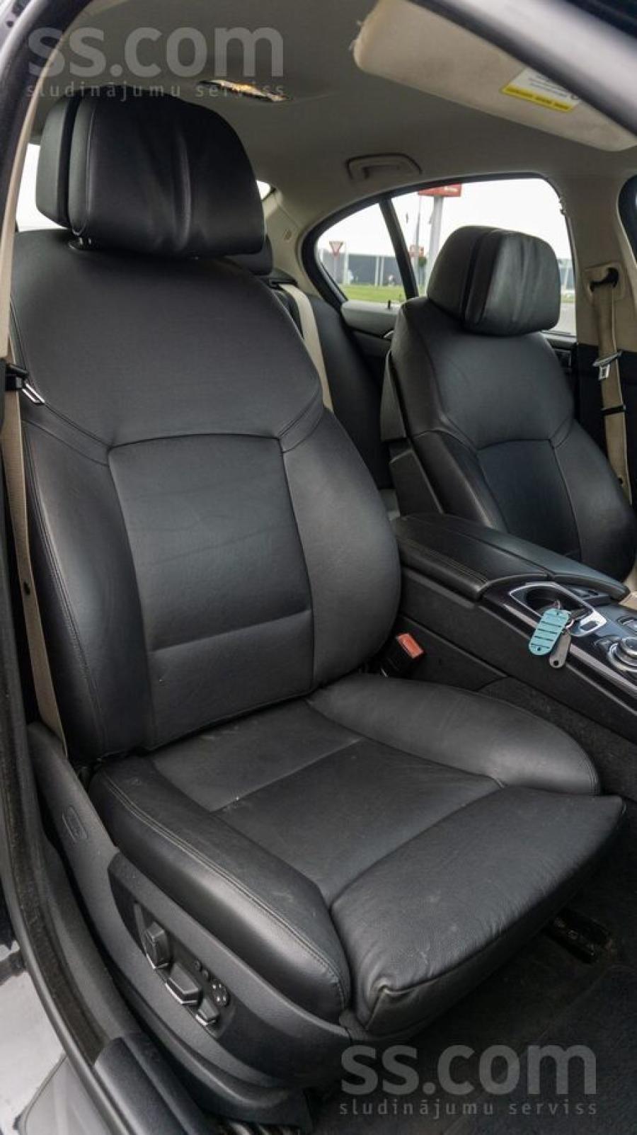Black BMW 530 2012 in Riga, with an engine capacity of 3.00 L and mileage of 294 thousand km for 8590 €, photo 22 on AUTOMOTO.COM.LV
