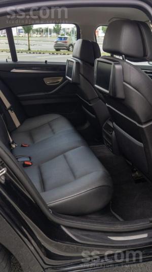 Black BMW 530 2012 in Riga, with an engine capacity of 3.00 L and mileage of 294 thousand km for 8590 €, photo 23 on AUTOMOTO.COM.LV