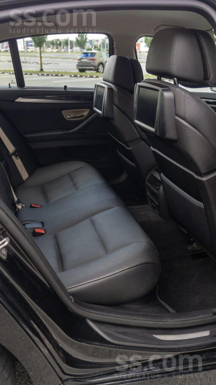 Black BMW 530 2012 in Riga, with an engine capacity of 3.00 L and mileage of 294 thousand km for 8590 €, photo 23 on AUTOMOTO.COM.LV