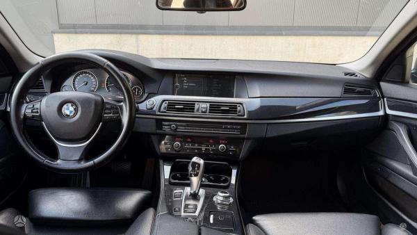 Melns BMW 530 2012 Viļņa, ar dzinēja tilpumu 2.99 L un nobraukumu 342 tūkst. km par 7100 €, foto 10 vietnē AUTOMOTO.COM.LV