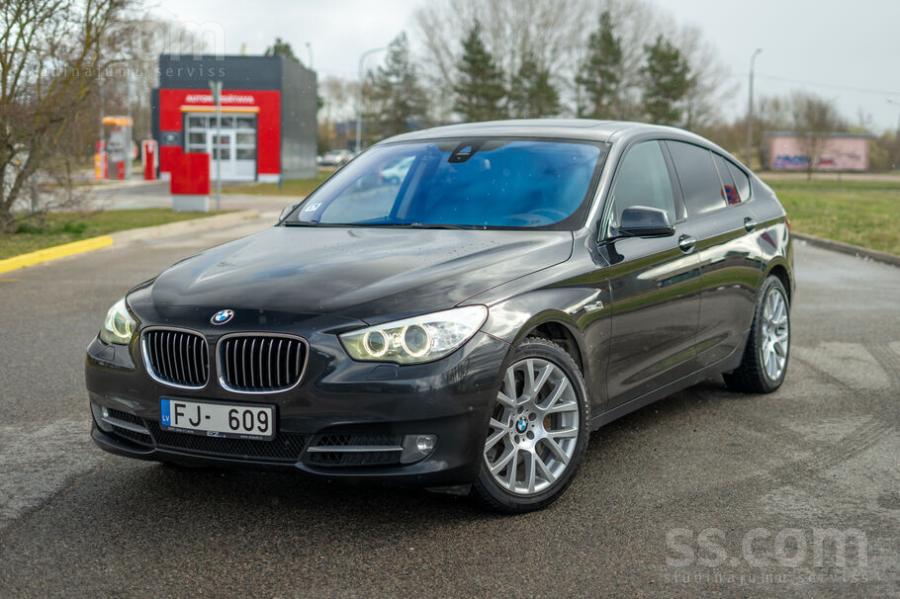 Black BMW 530 2013 in Liepaja, with an engine capacity of 3.00 L and mileage of 270 thousand km for 8000 €, photo 1 on AUTOMOTO.COM.LV