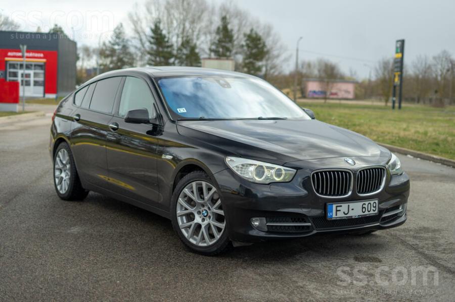 Black BMW 530 2013 in Liepaja, with an engine capacity of 3.00 L and mileage of 270 thousand km for 8000 €, photo 2 on AUTOMOTO.COM.LV