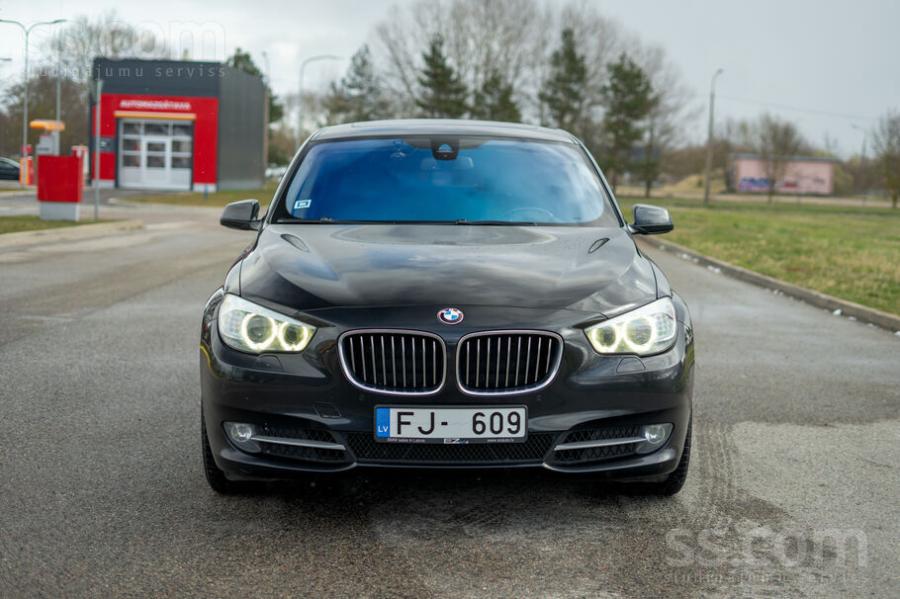 Black BMW 530 2013 in Liepaja, with an engine capacity of 3.00 L and mileage of 270 thousand km for 8000 €, photo 5 on AUTOMOTO.COM.LV